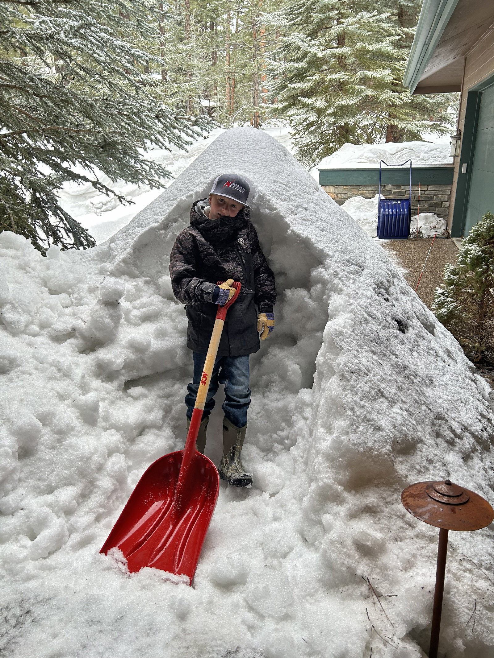 Rooftop snow removal for Flagstaff